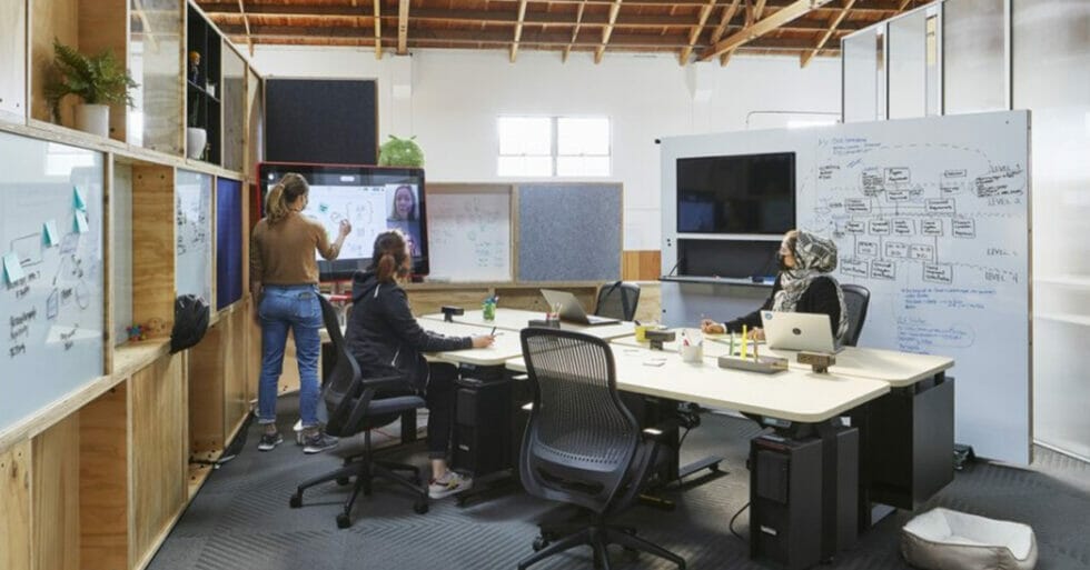 How touchdown workspaces can breathe life into your hybrid office ...